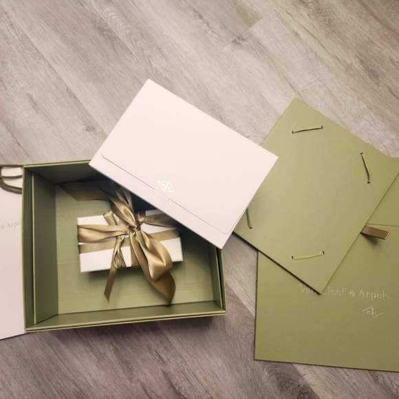 Van Cleef & Arpels | Jewelry | Van Cleef Arpels Gift Set Box Bag Ribbon ...